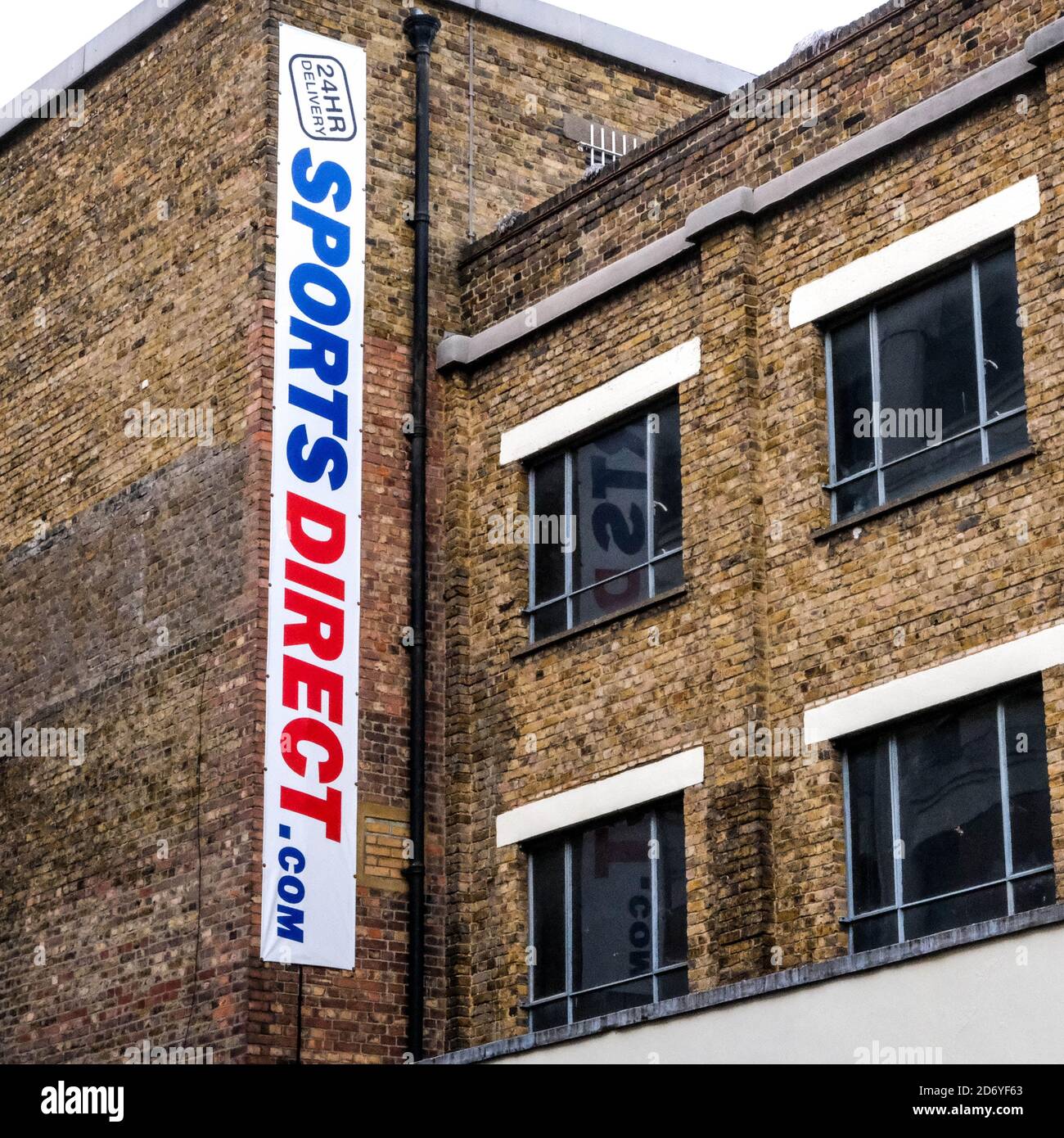 Sports direct sign hi-res stock photography and images - Alamy