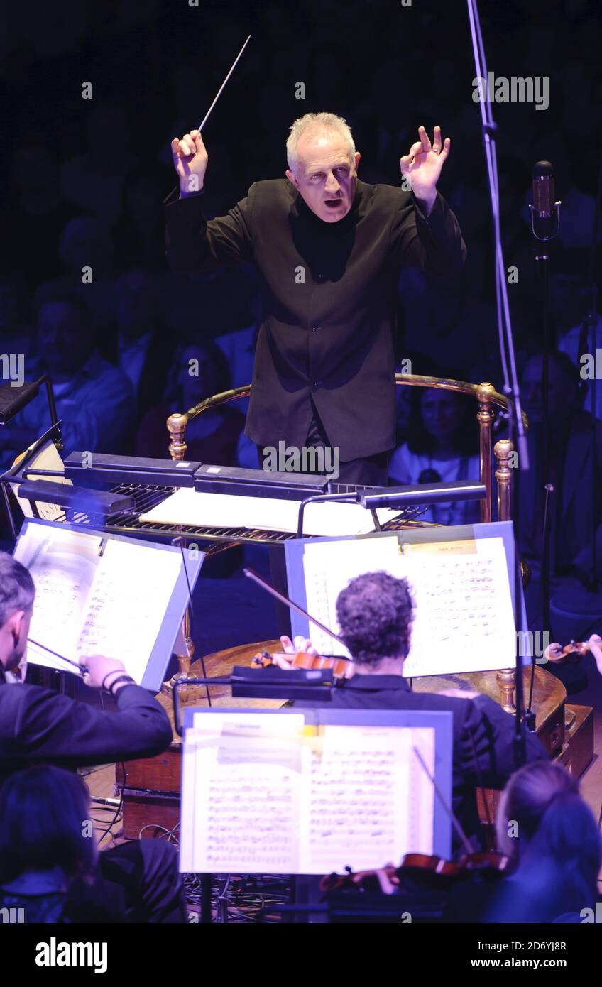 Bramwell Tovey conducts the Orchestra of Opera North at Classic FM Live ...