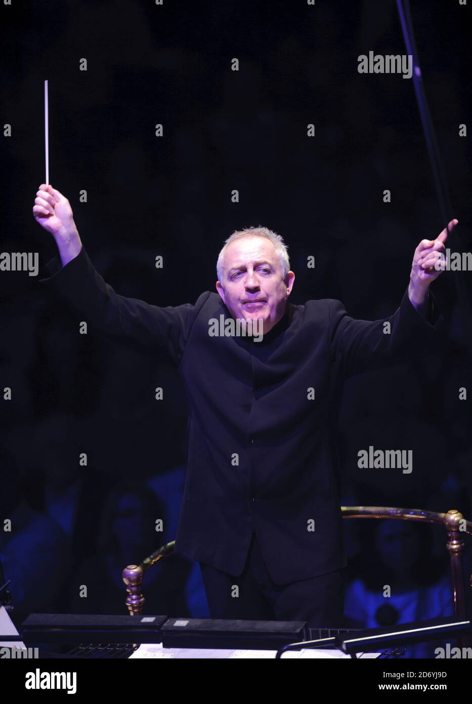 Bramwell Tovey conducts the Orchestra of Opera North at Classic FM Live ...