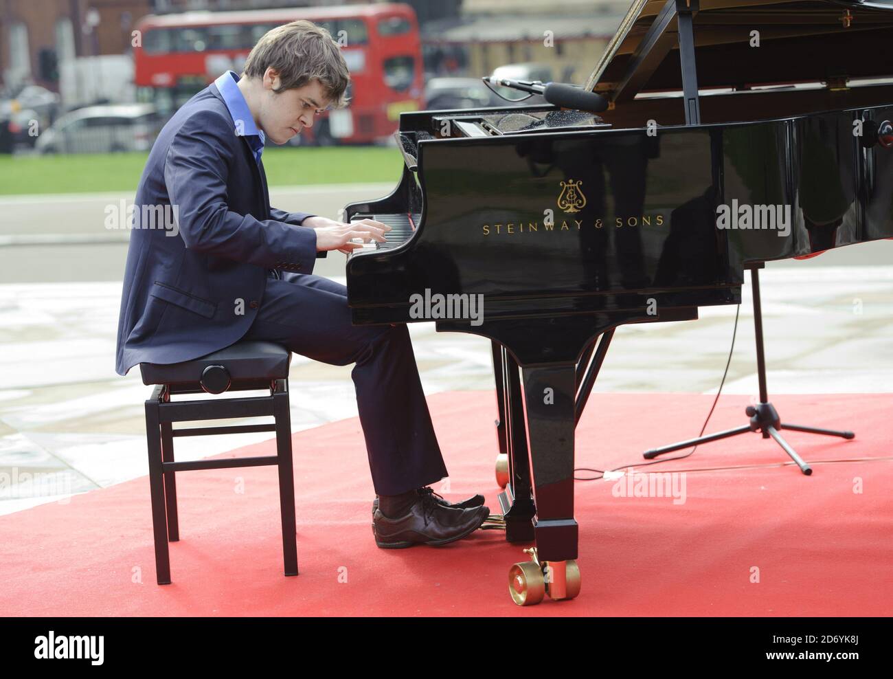 Benjamin grosvenor pianist hi-res stock photography and images - Alamy