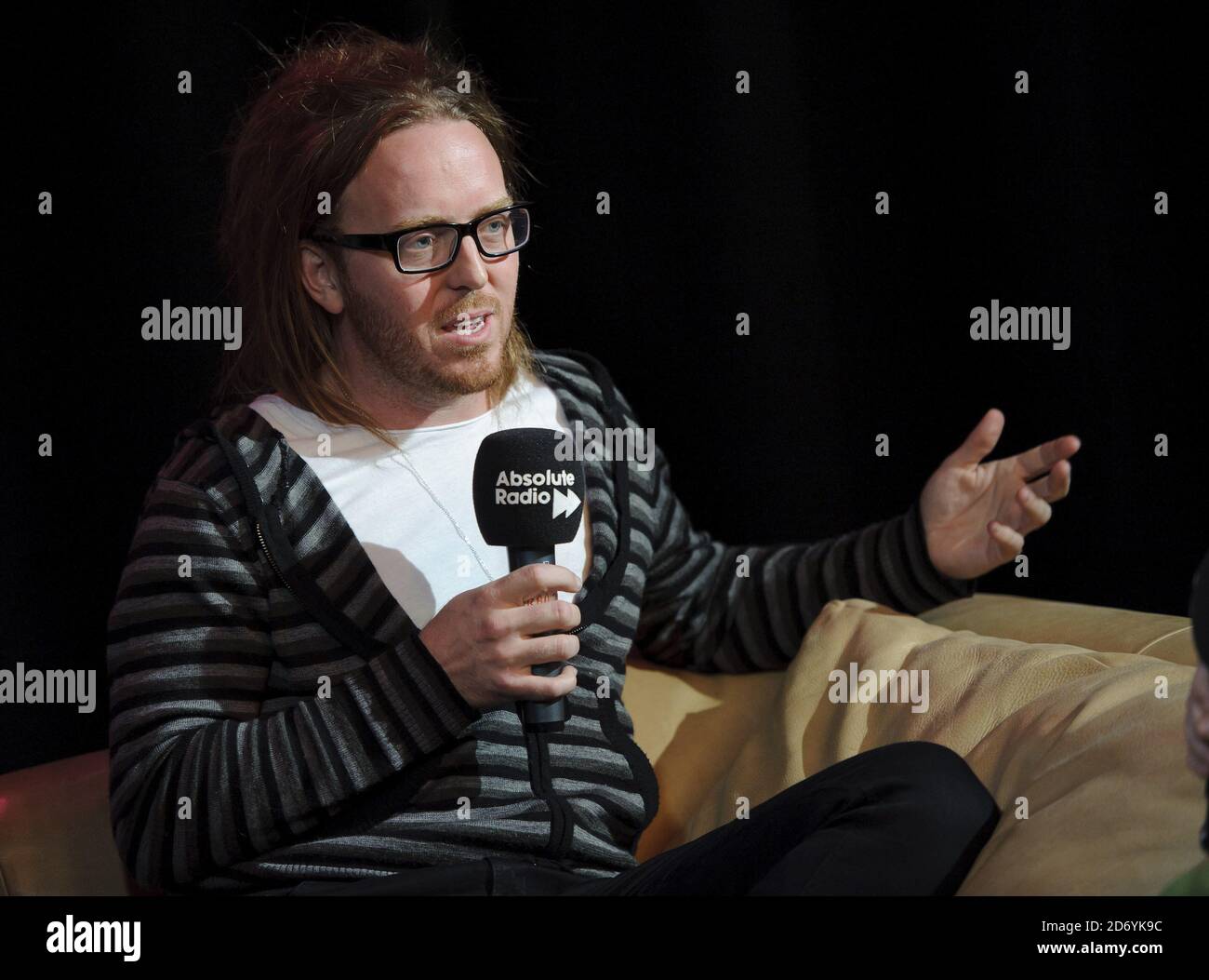 Tim Minchin is interviewed and performs songs on the Geoff Lloyd ...