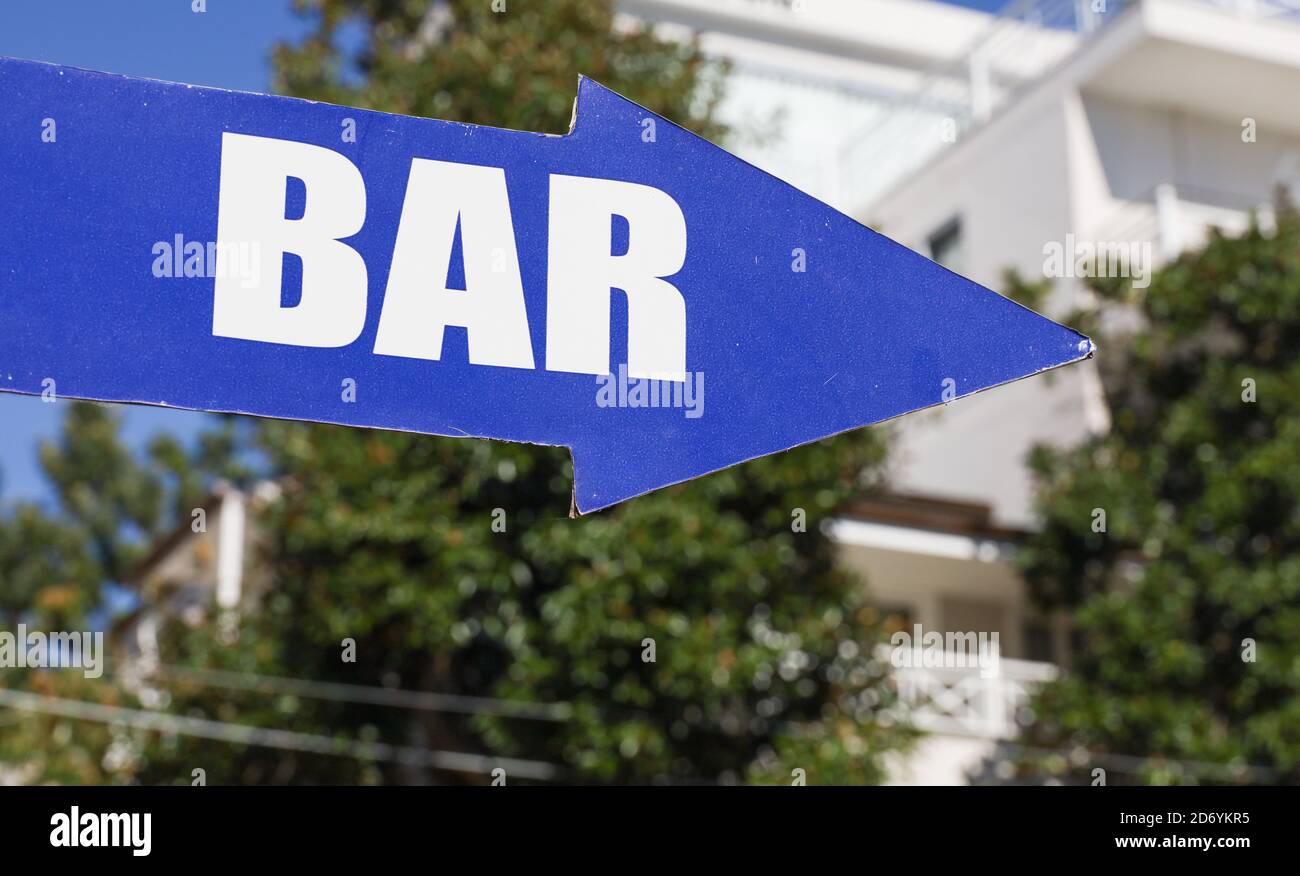 Blue arrow hi-res stock photography and images - Alamy
