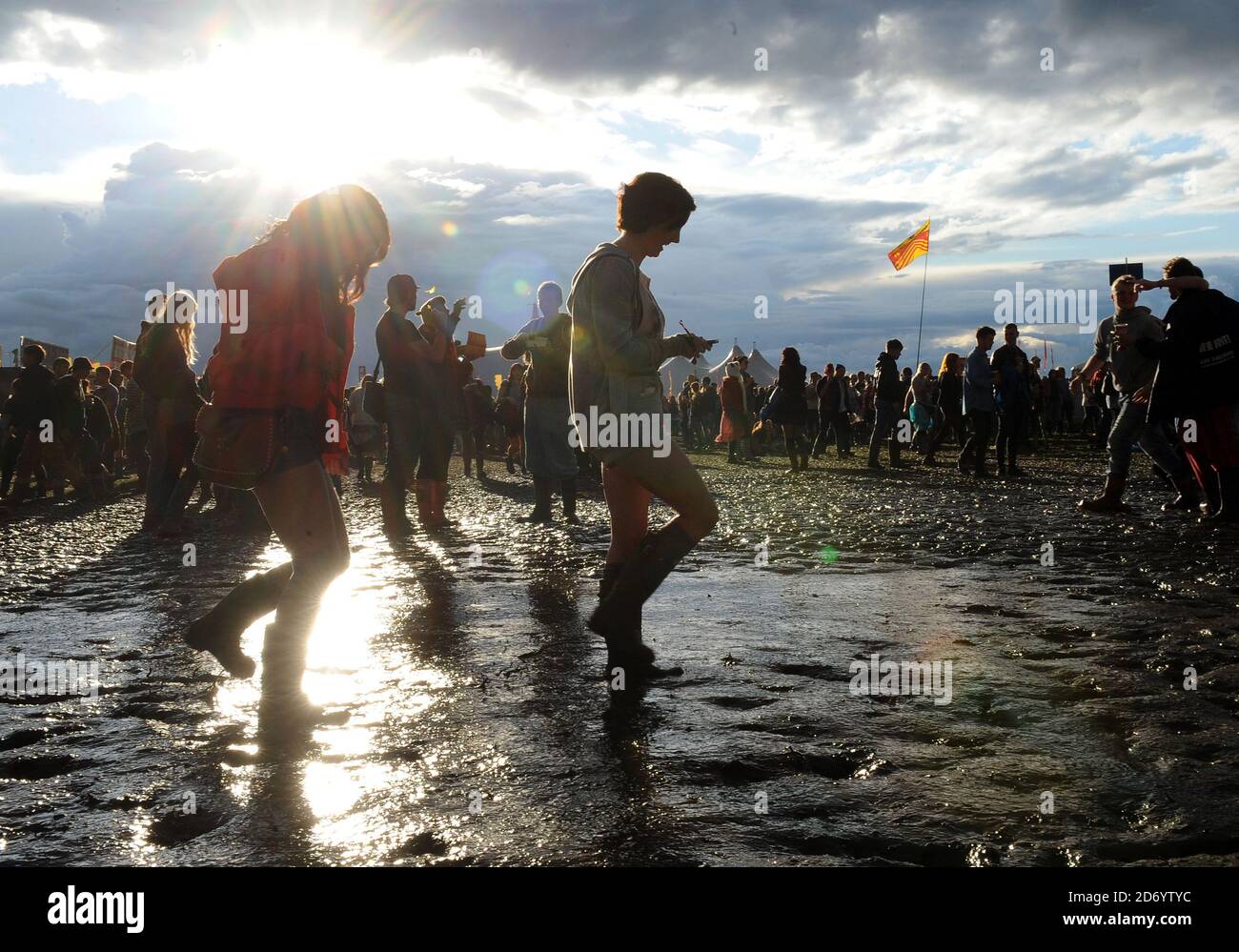 Mud on the first day of the Reading Festival in Berkshire Stock Photo ...