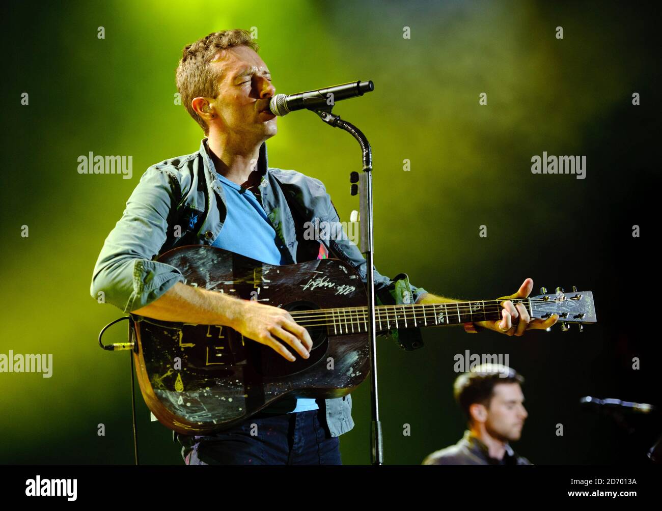 EDITORIAL USE ONLY NO MERCHANDISING Chris Martin of Coldplay performing ...