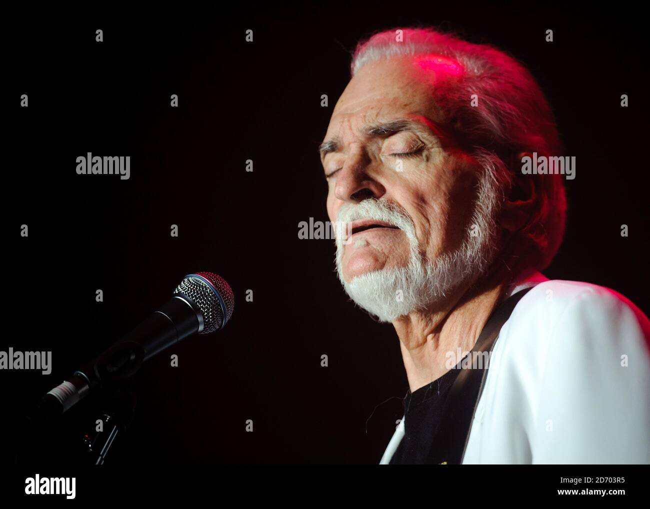 Narvel Felts performing at the Wembley and Belfast International ...