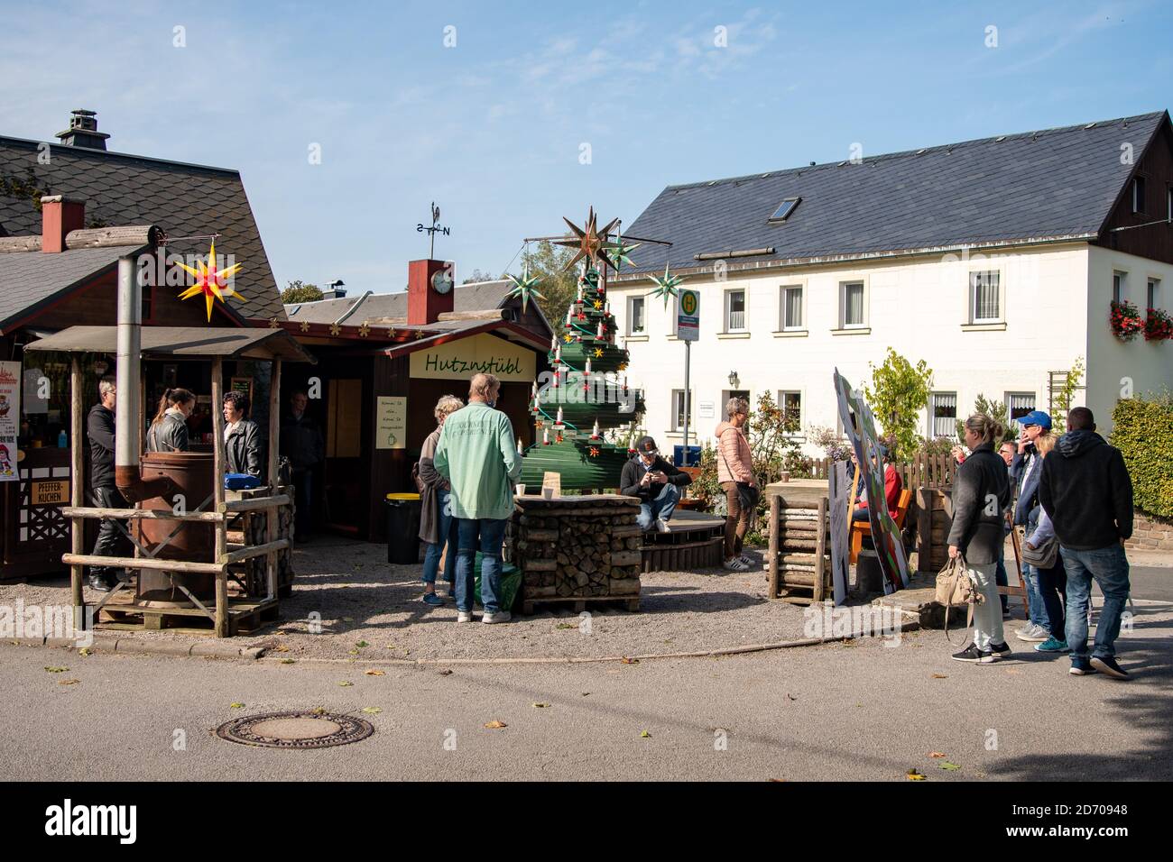 Seiffen, Germany. 02nd Oct, 2020. In the Toy Village Seiffen the first ...