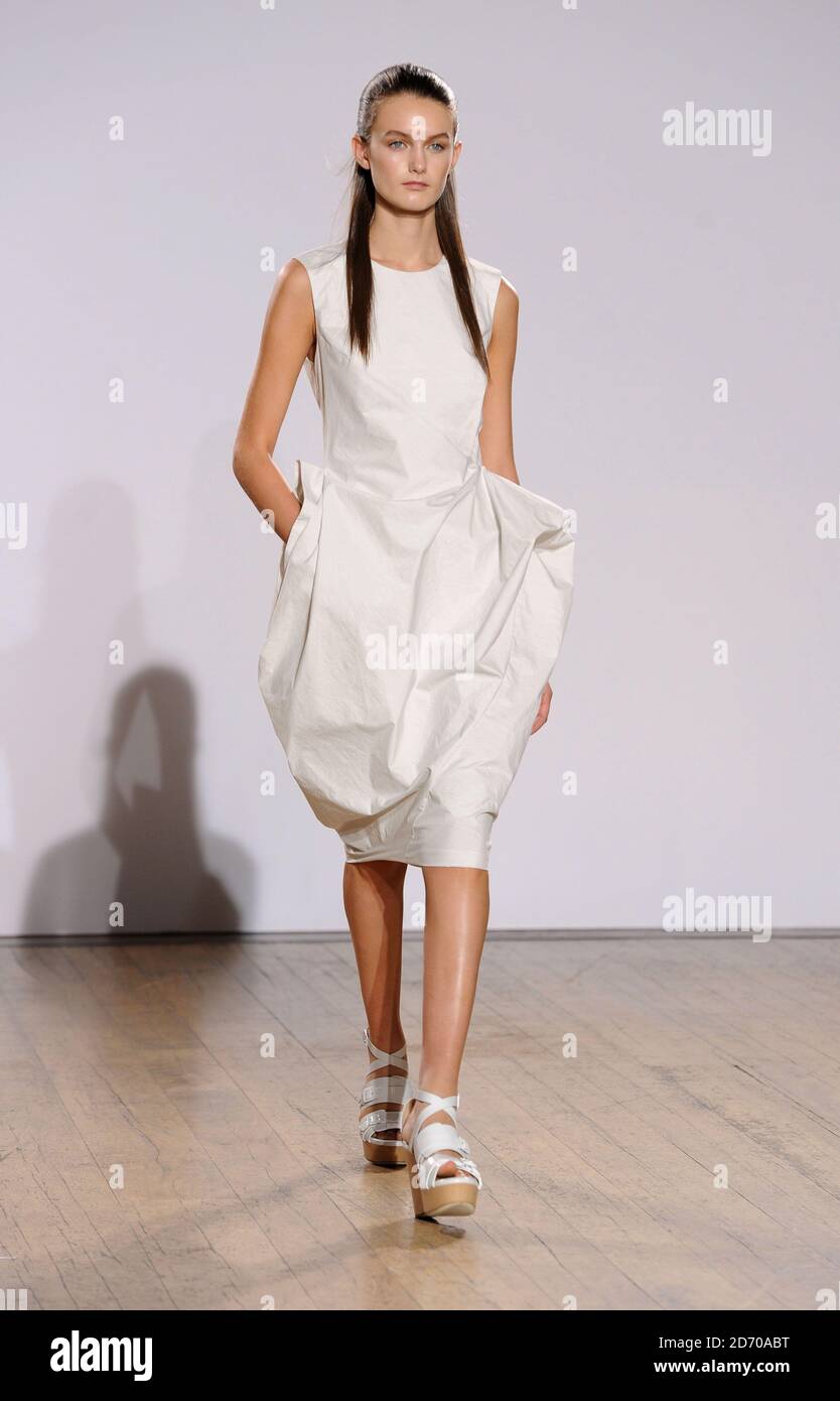 A model on the catwalk at the Nicole Farhi fashion show, held at RIBA ...