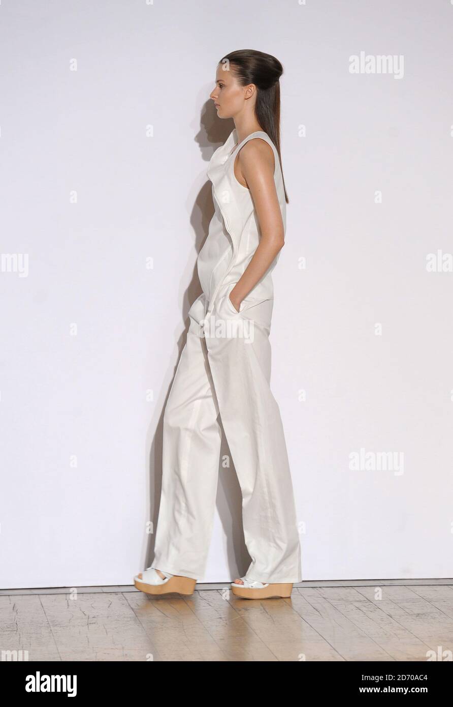 A model on the catwalk at the Nicole Farhi fashion show, held at RIBA ...
