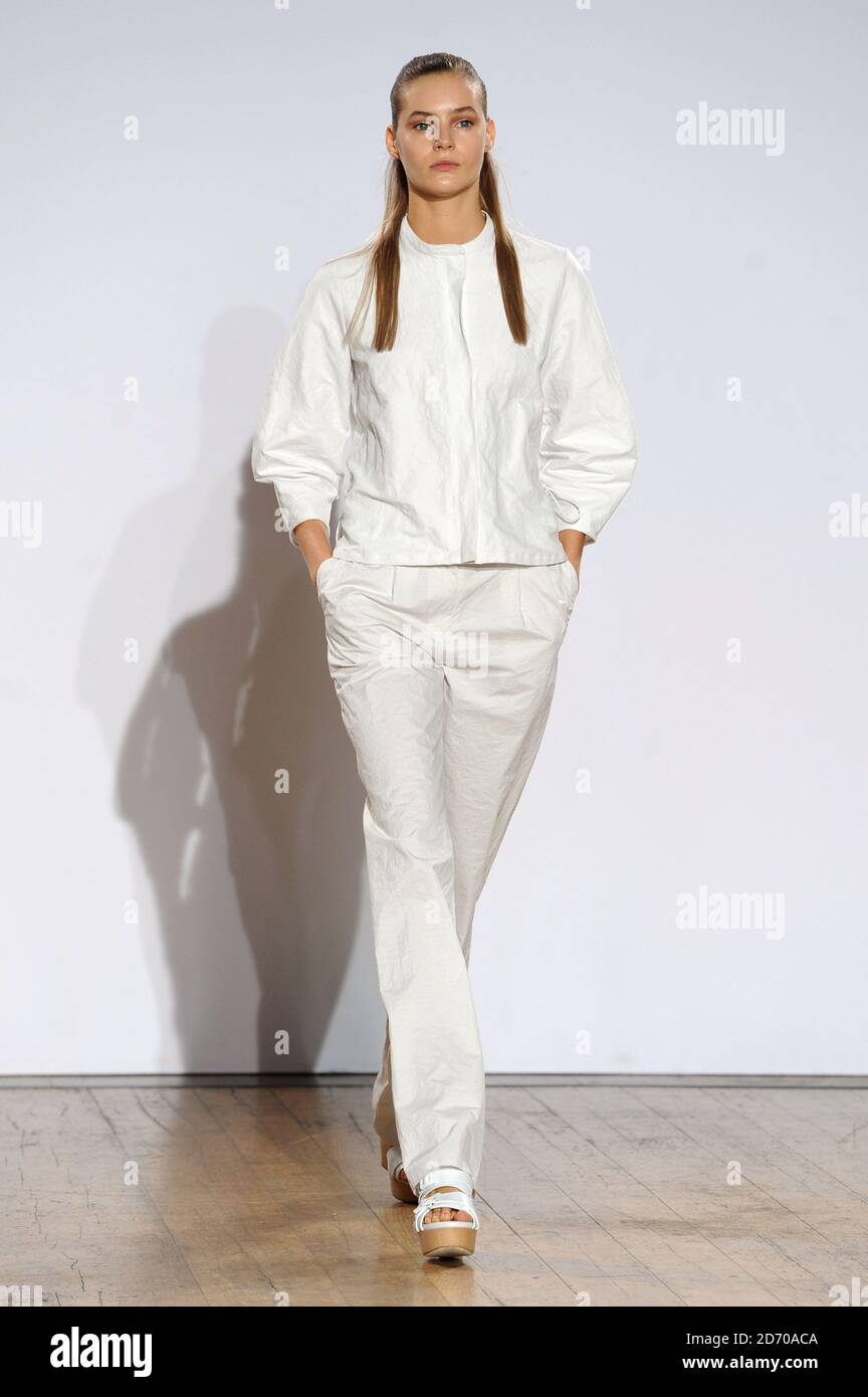 A model on the catwalk at the Nicole Farhi fashion show, held at RIBA ...