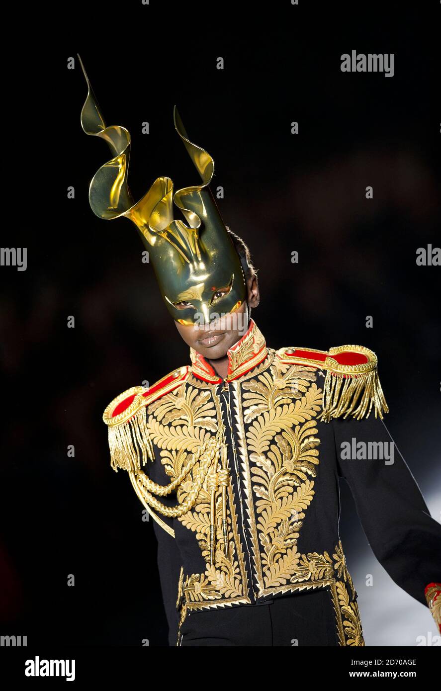 Philip treacy london fashion week show hi-res stock photography and ...