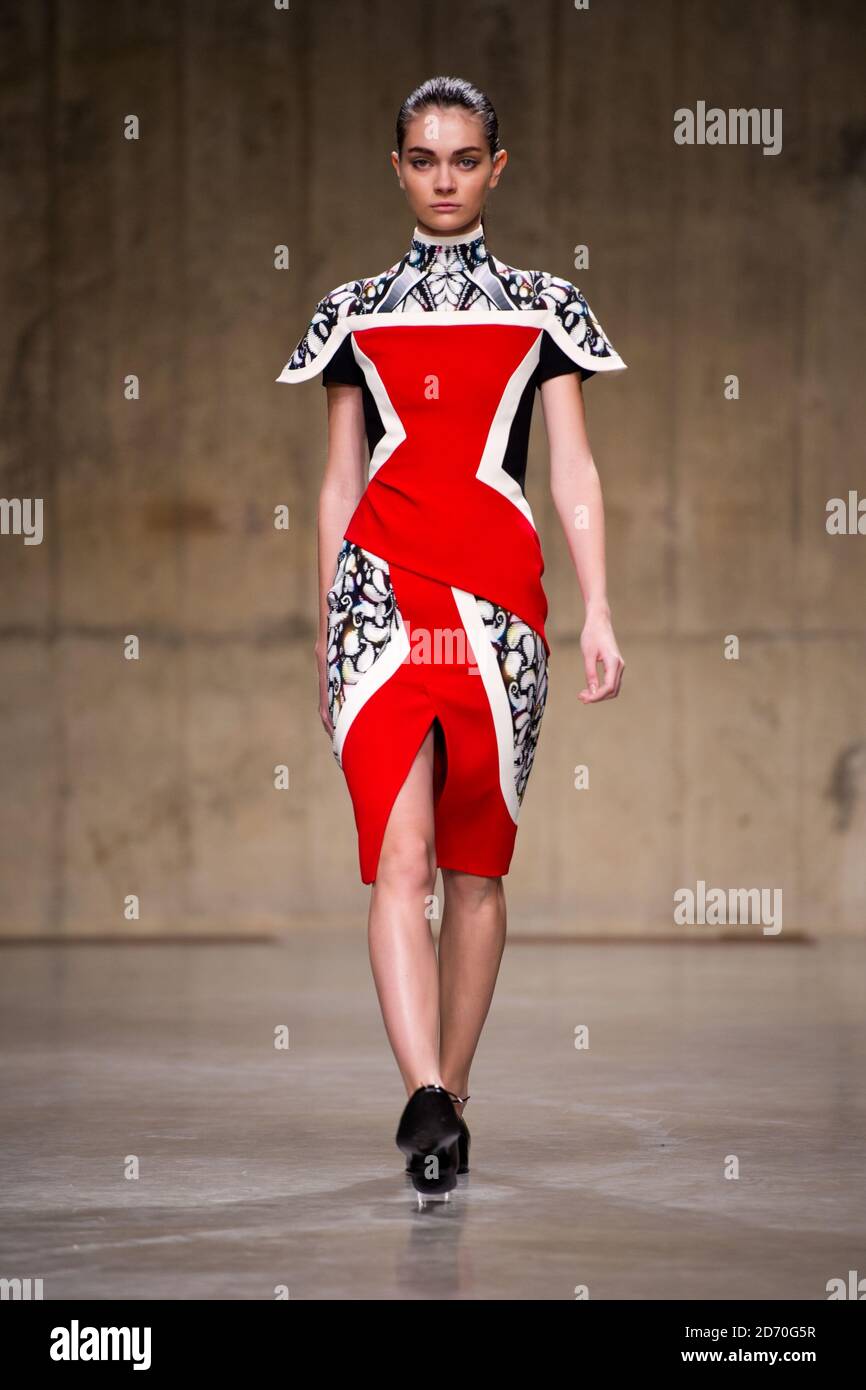 Red dress fashion show runway catwalk model modelling models hi-res ...