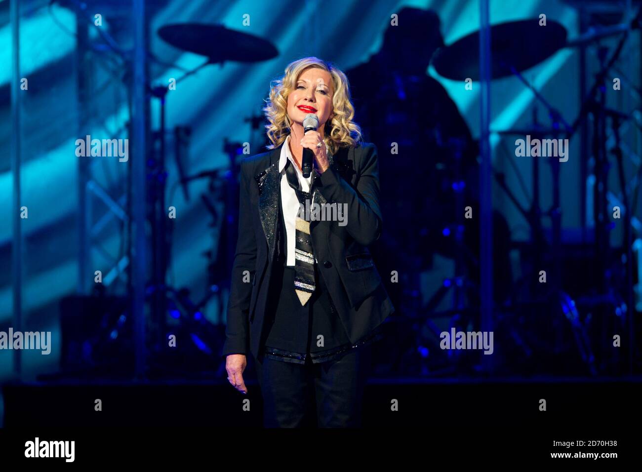 Olivia newton john albert hall hi-res stock photography and images - Alamy