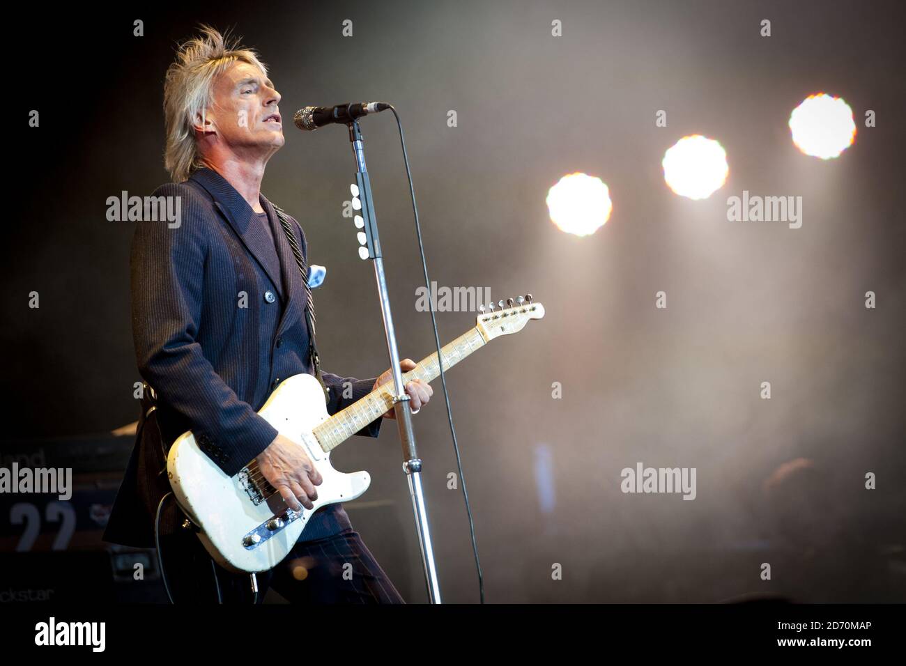 Paul Weller performing at the Isle of Wight Festival, in Seaclose Park ...