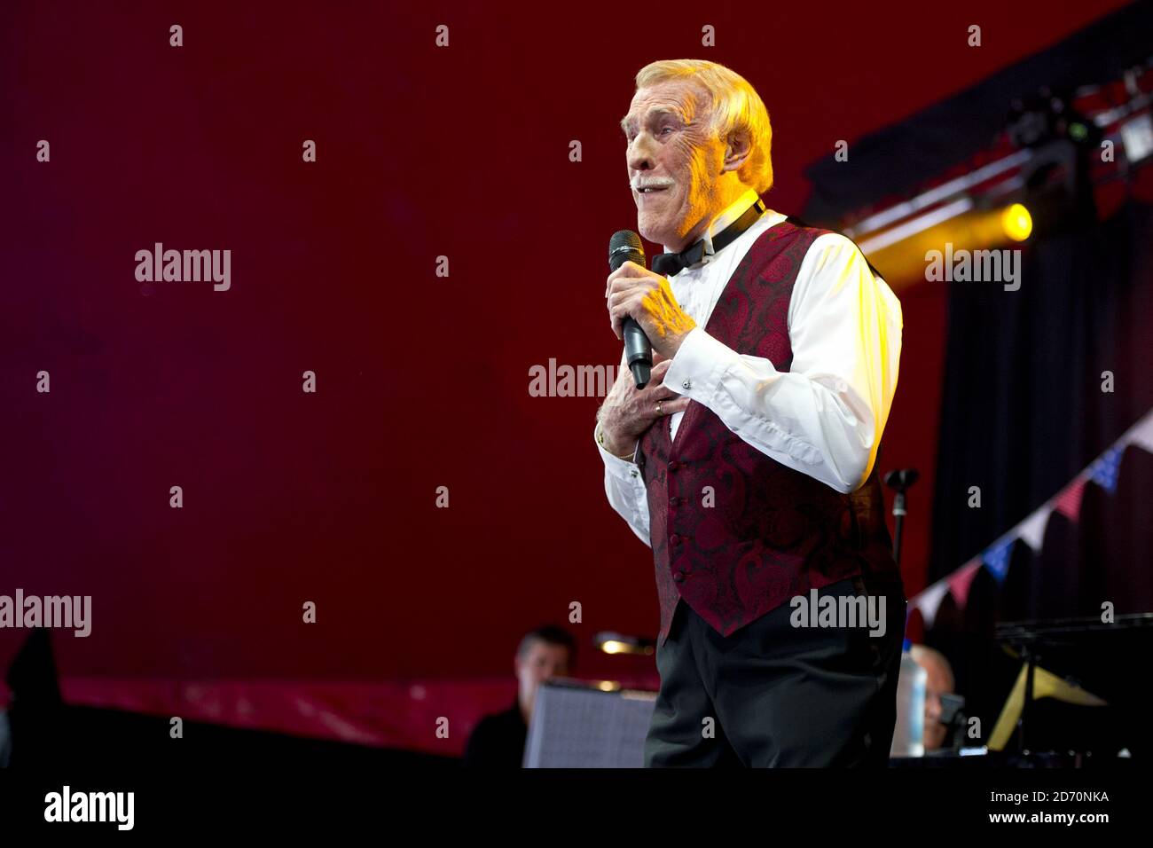 Sir Bruce Forsyth performing at the Avalon stage at the Glastonbury ...