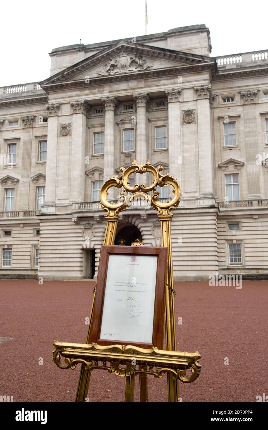 A sign announcing the birth of the Duke and Duchess of Cambridge's son ...