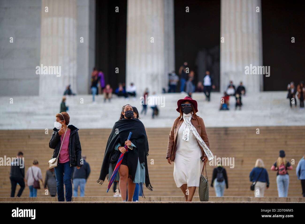 Washington dc people wearing masks hi-res stock photography and images ...