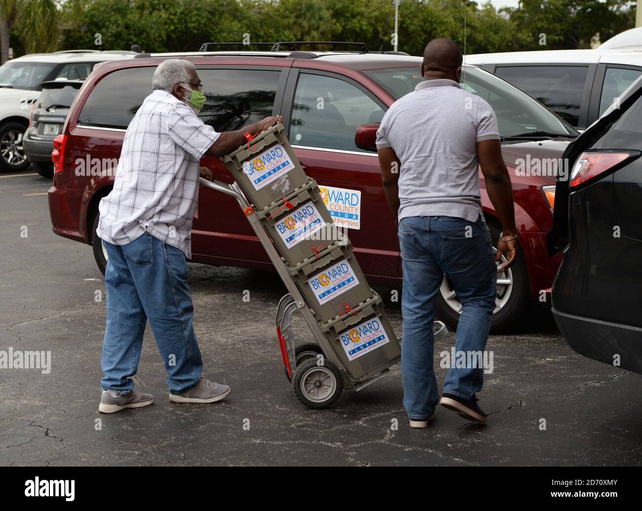 Florida voting locations hi-res stock photography and images - Alamy