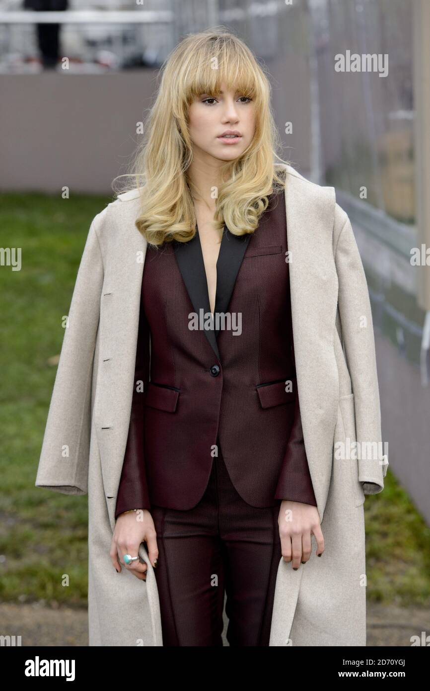 Suki Waterhouse Burberry
