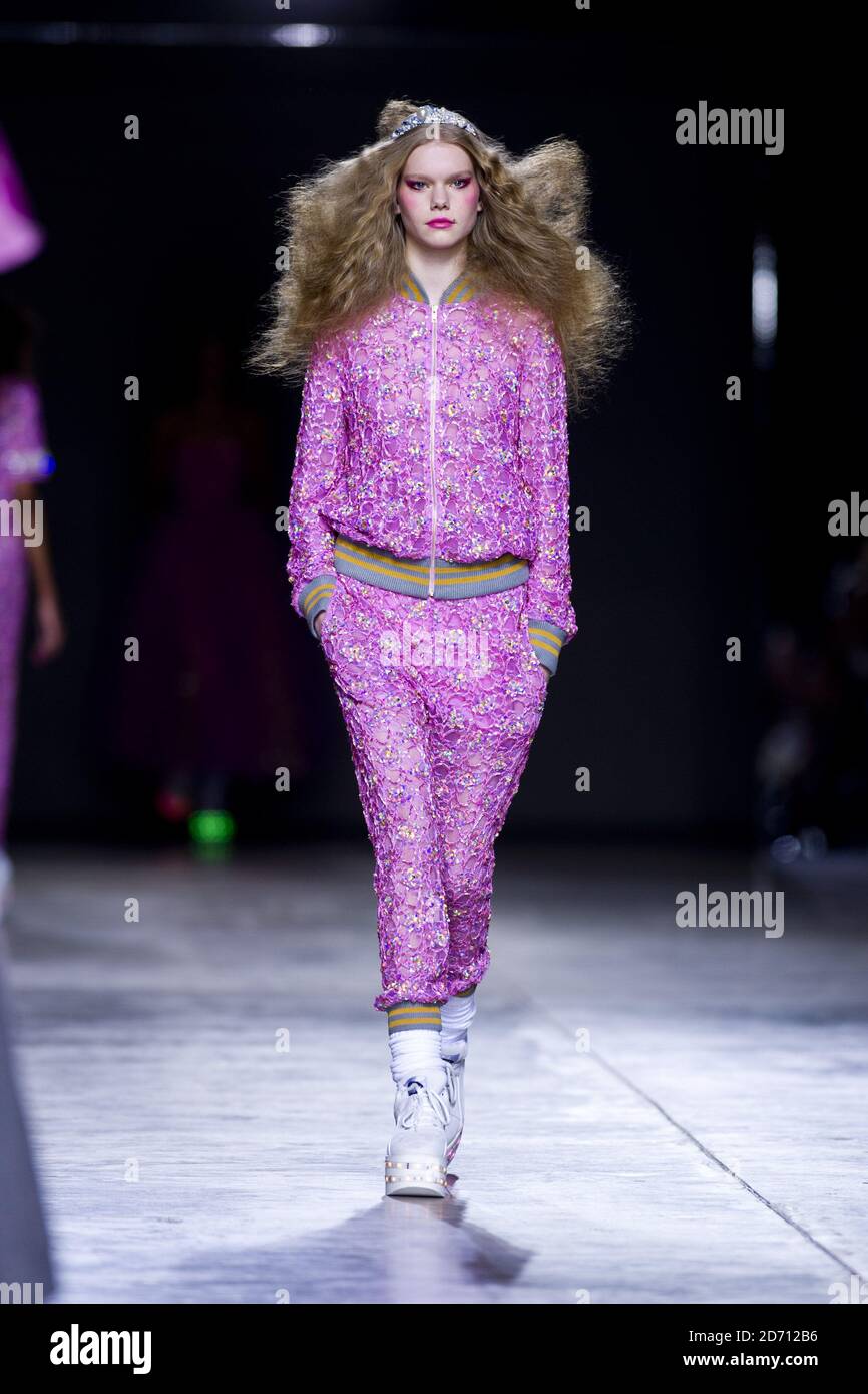 Catwalk model shell suit hi-res stock photography and images - Alamy