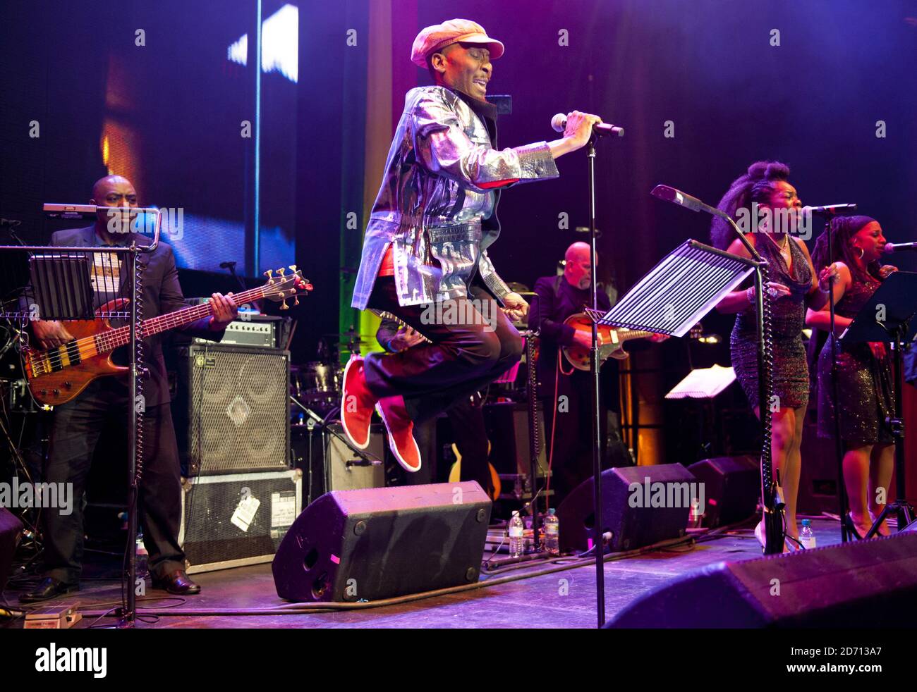 Held roundhouse hi-res stock photography and images - Alamy