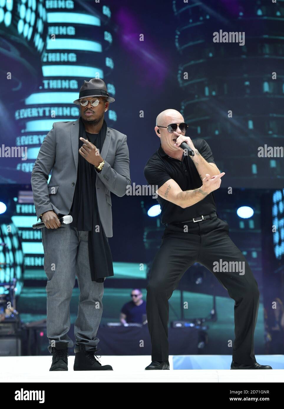 Ne yo and pitbull hi-res stock photography and images - Alamy