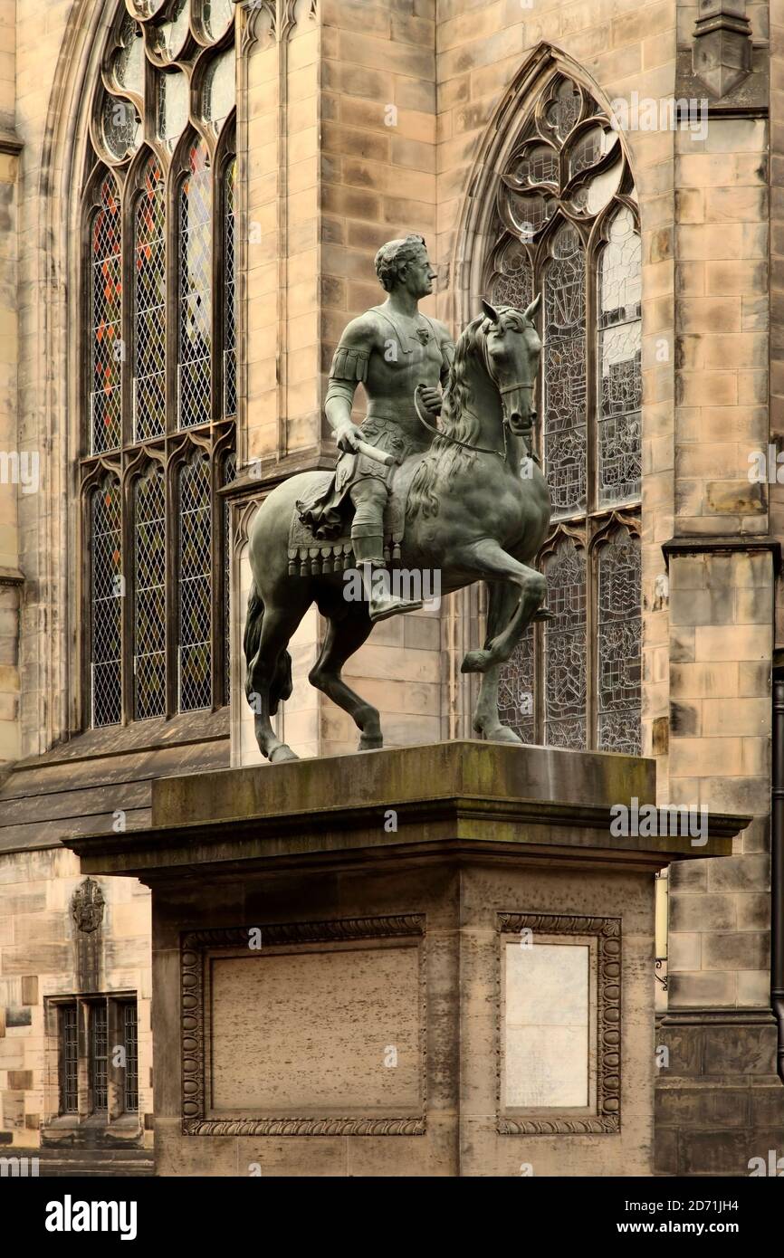 Statue of charles ii hi-res stock photography and images - Alamy