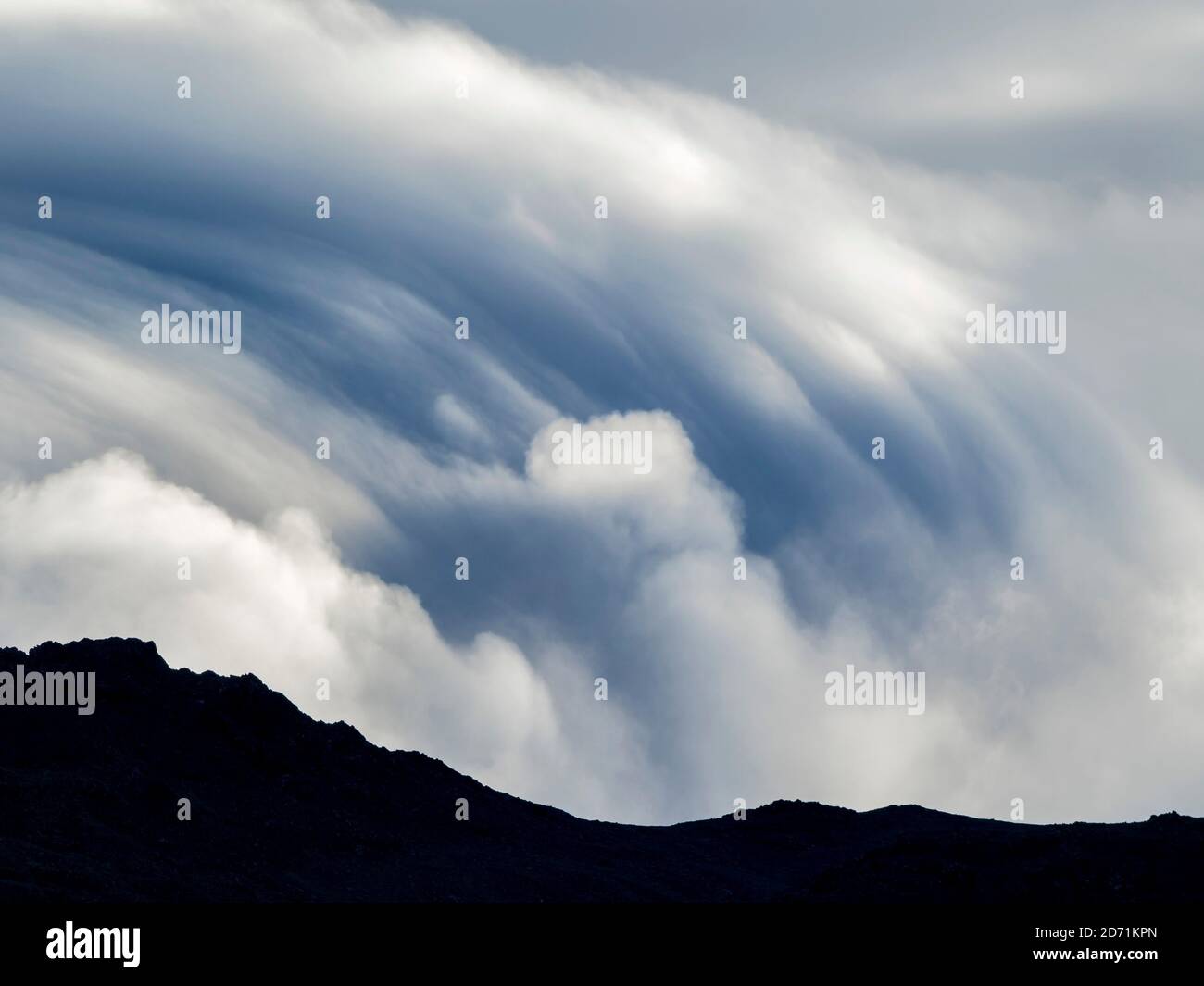 Typical storm clouds over the mountains of the Allardyce Range ...