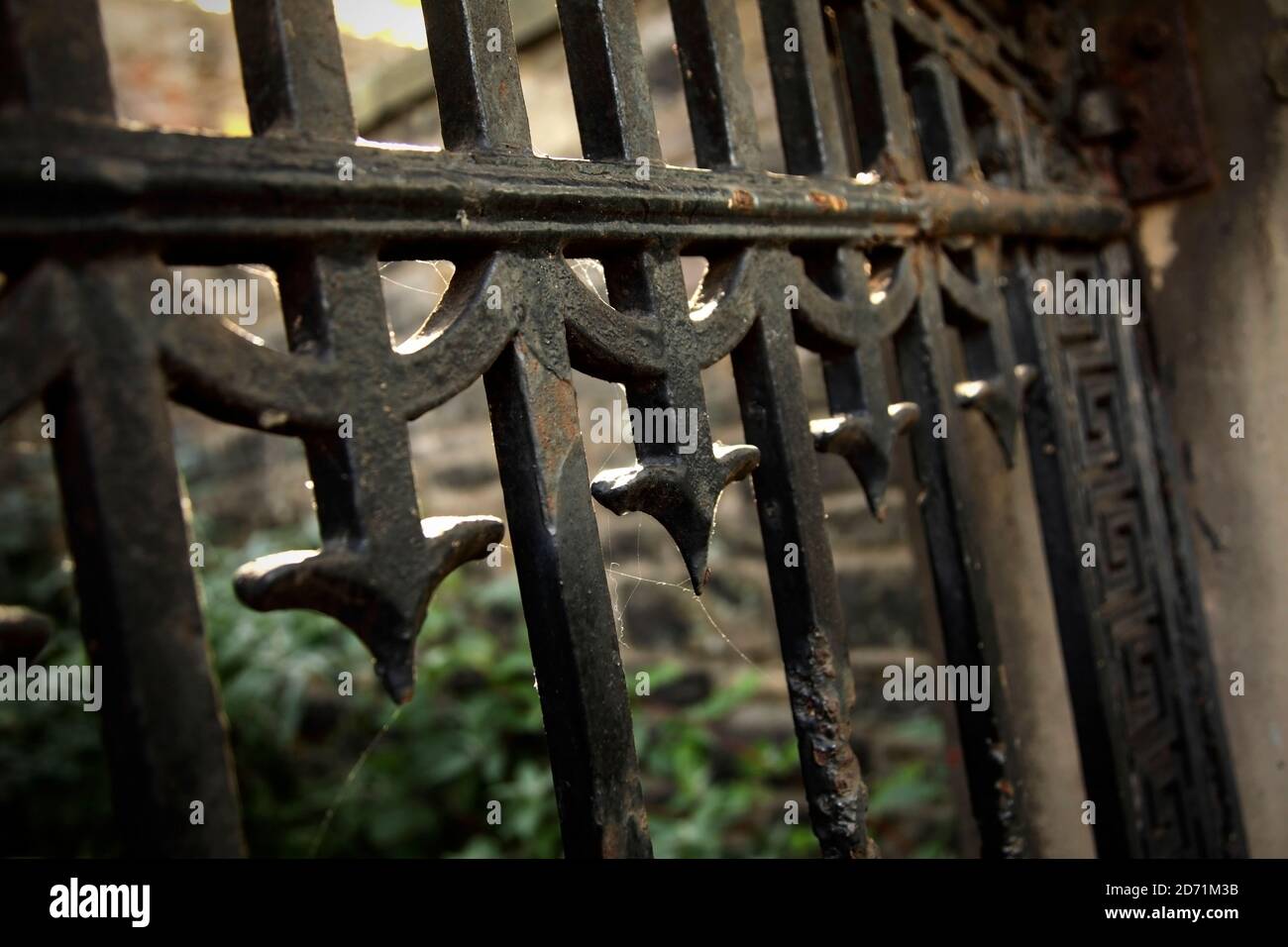 Old iron gates hi-res stock photography and images - Alamy