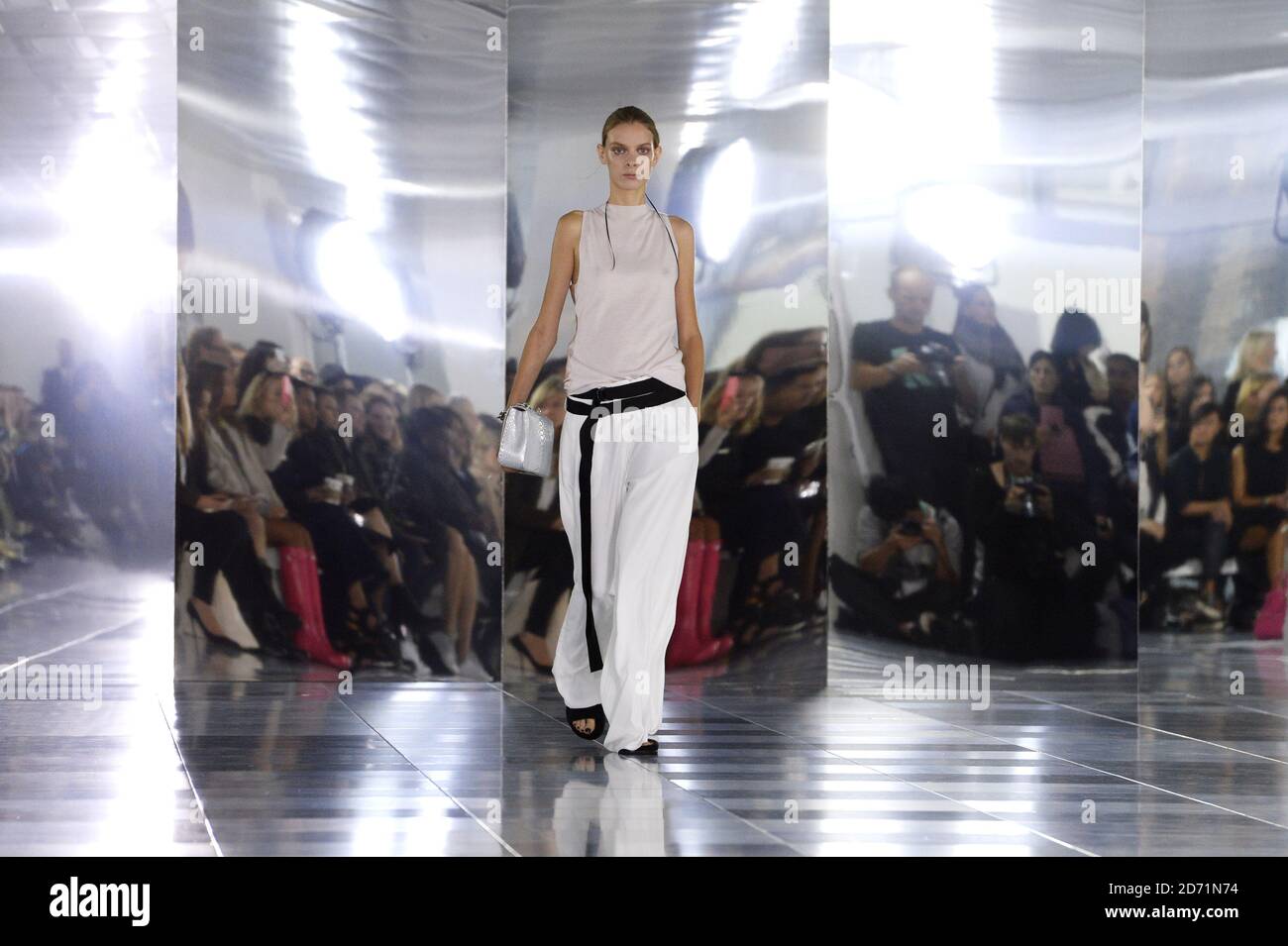 Catwalk backstage hi-res stock photography and images - Alamy
