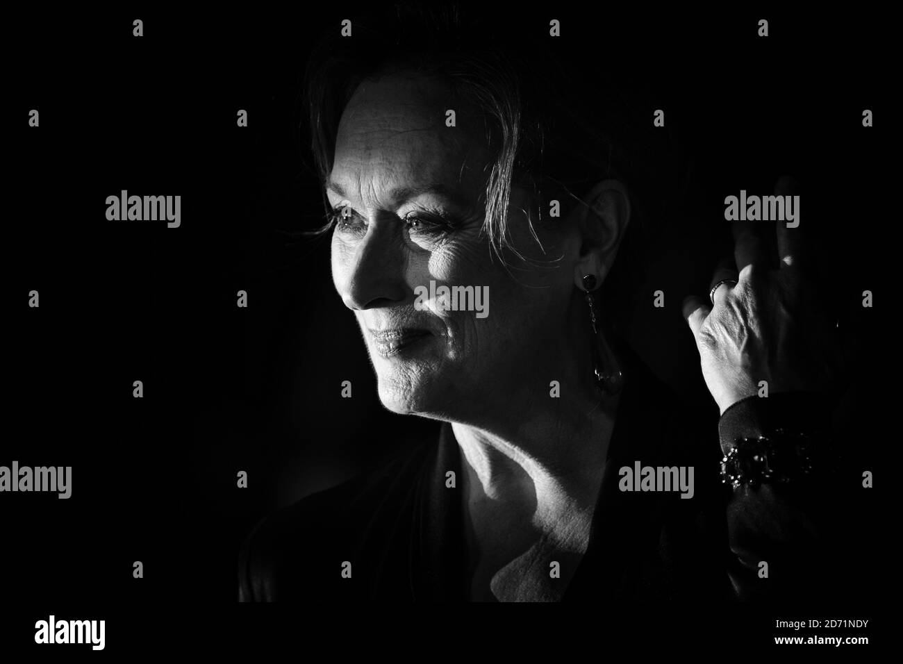 Idsok arriving arrival arrives red carpet redcarpet headshot headshot ...