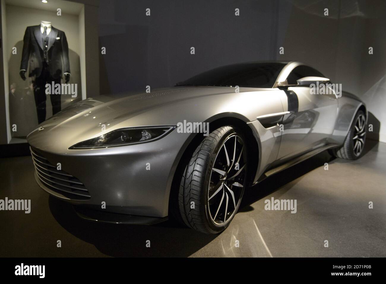 Spectre film cars hi-res stock photography and images - Alamy