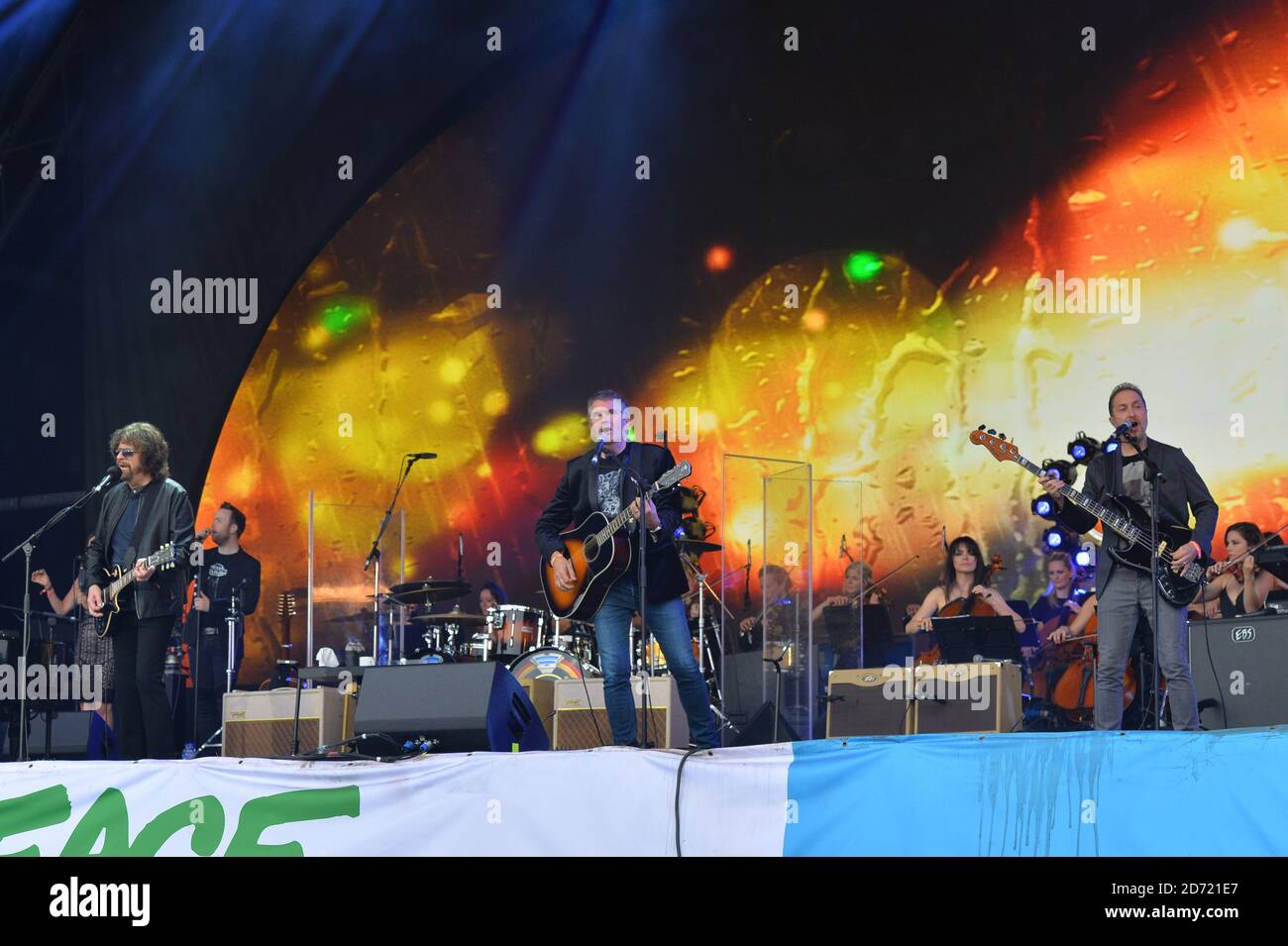 Jeff lynne elo hi-res stock photography and images - Alamy
