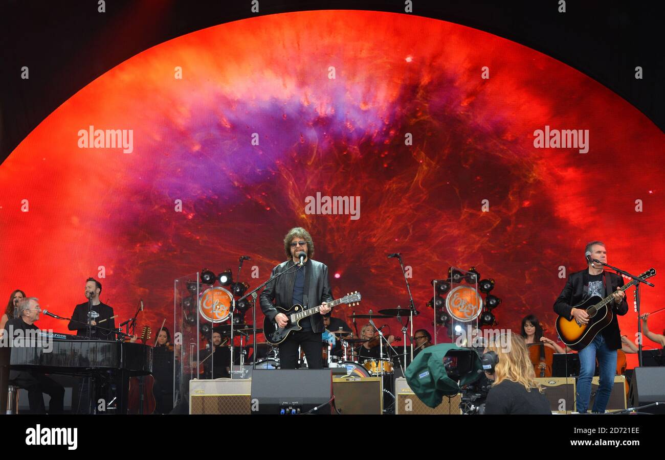 Jeff lynne elo hi-res stock photography and images - Alamy