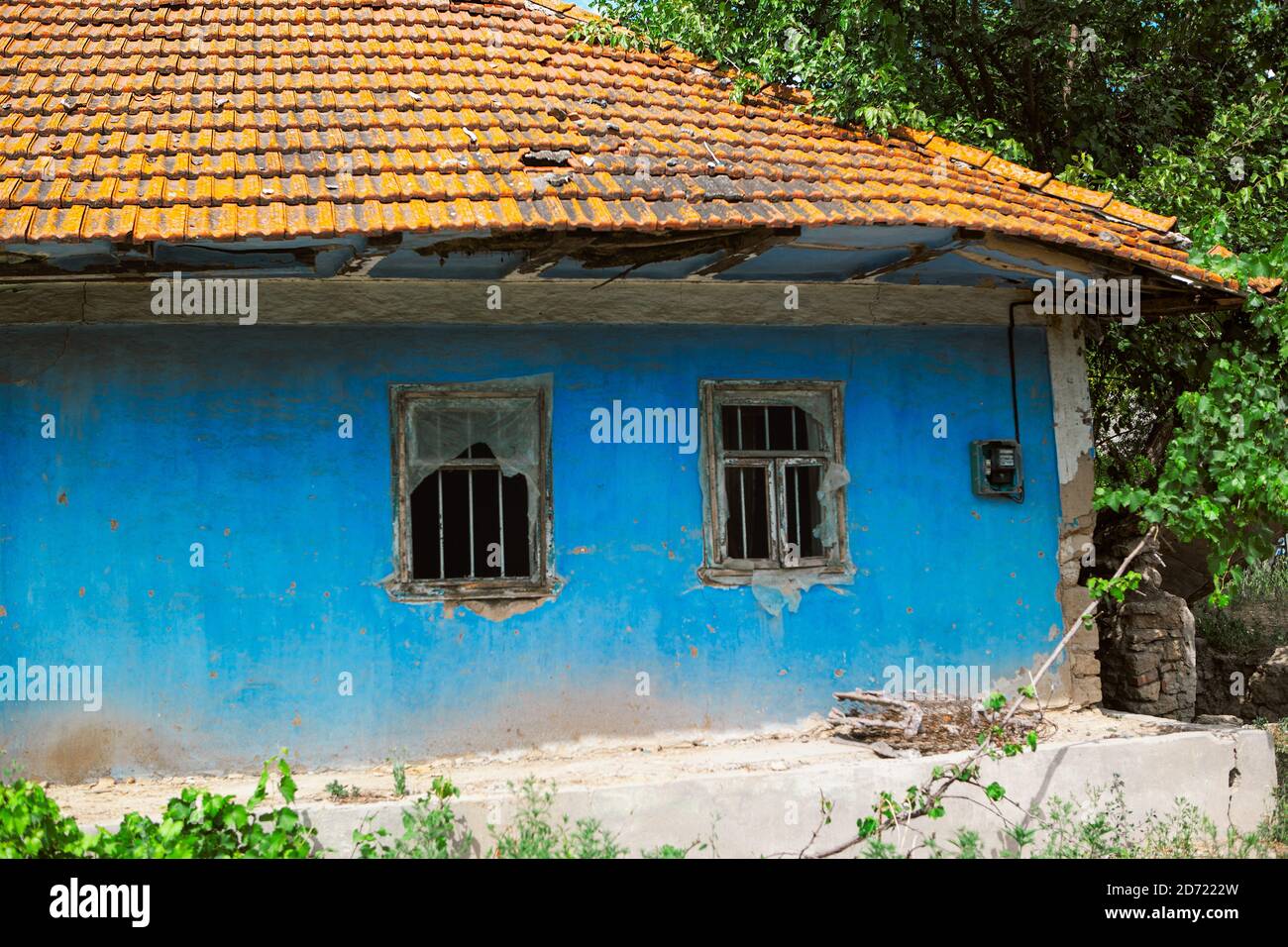 Ruined rustic house with broken roof Stock Photo - Alamy