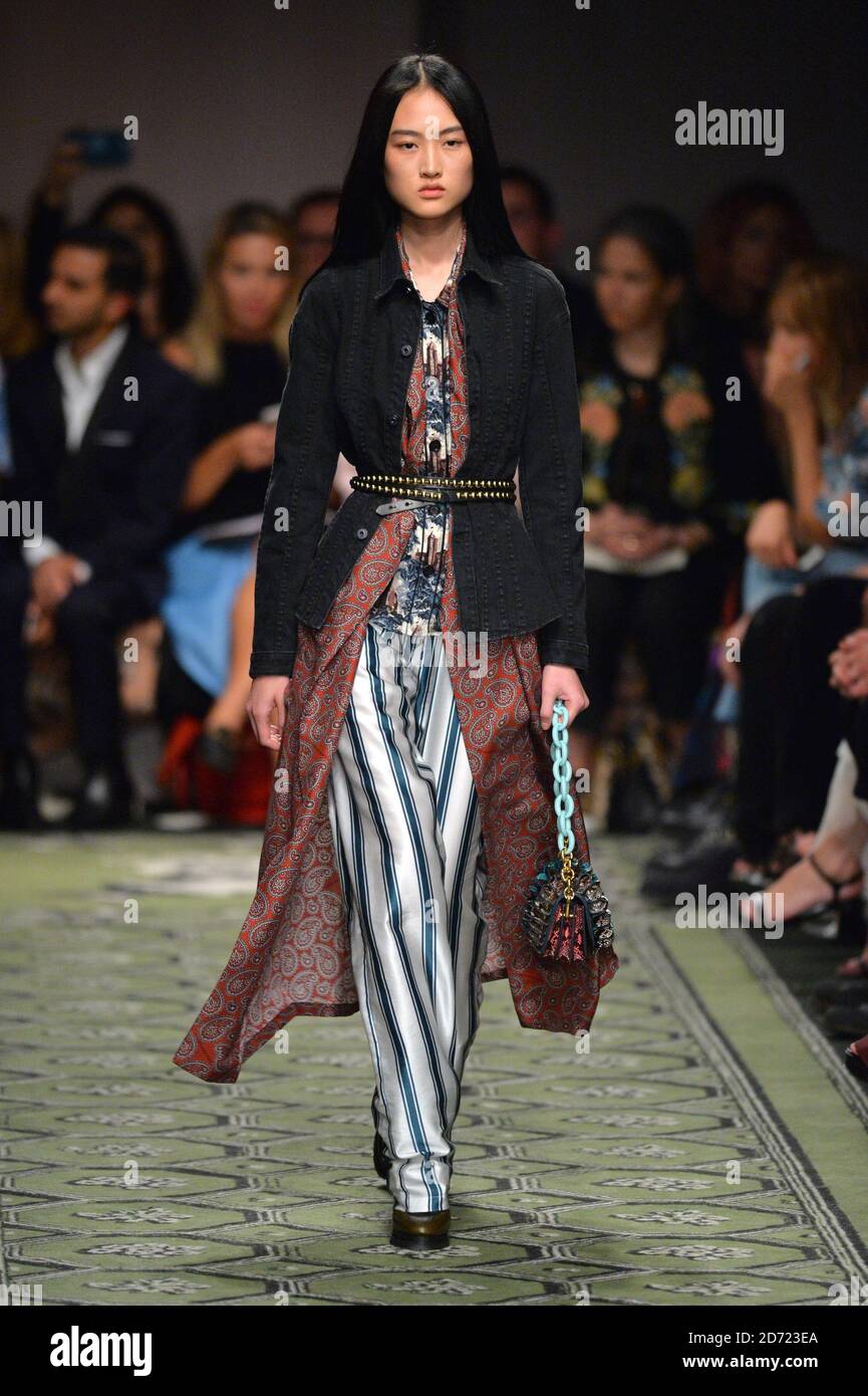 Burberry fashion collection london fashion week hi-res stock ...