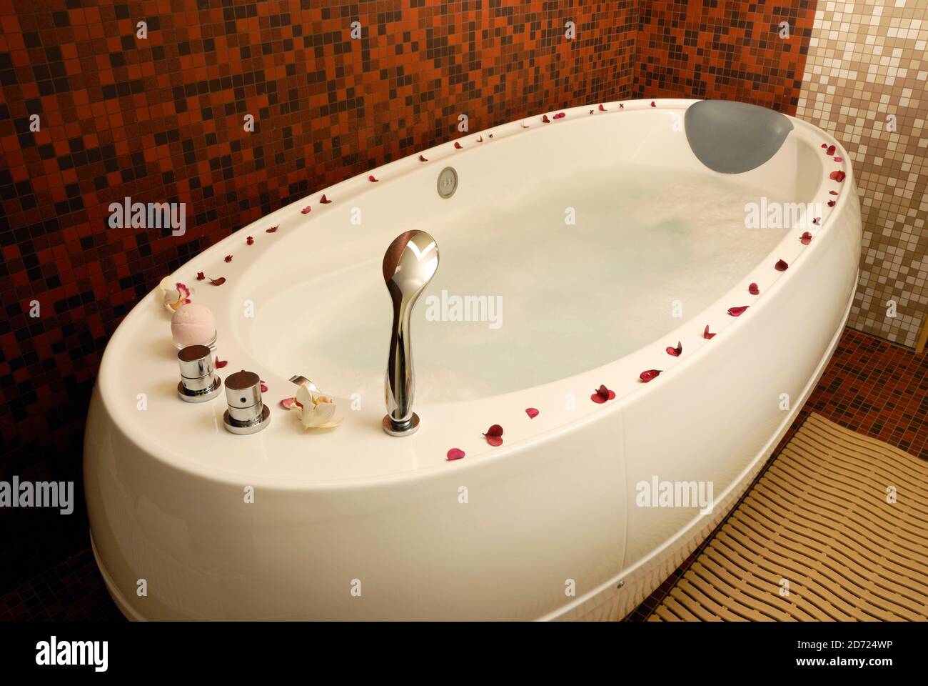 Spa hotel ezeri hi-res stock photography and images - Alamy