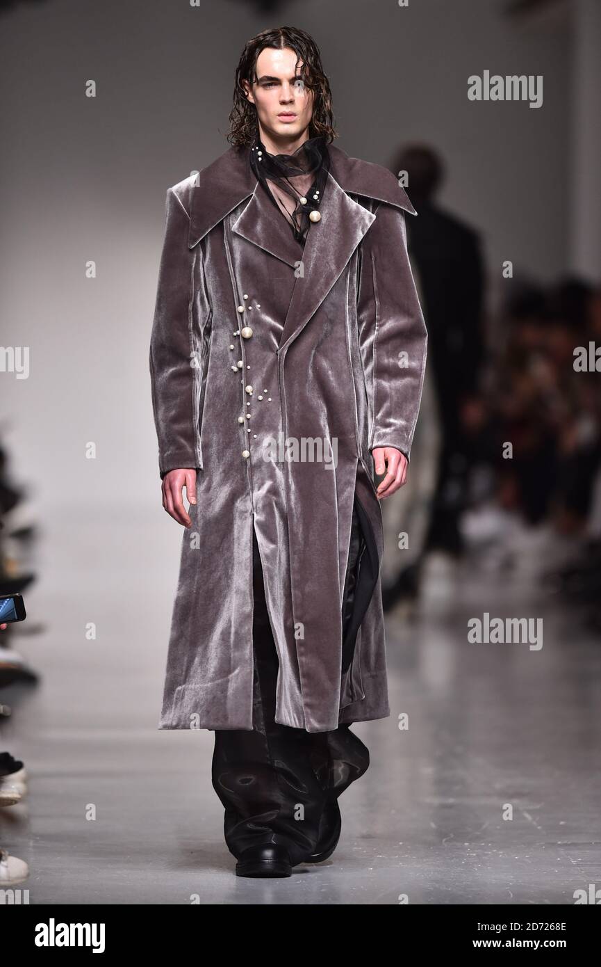 Catwalk chinese model hi-res stock photography and images - Alamy