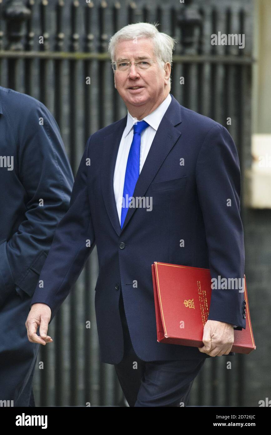 Defence secretary sir michael fallon outside 10 downing street hi-res ...