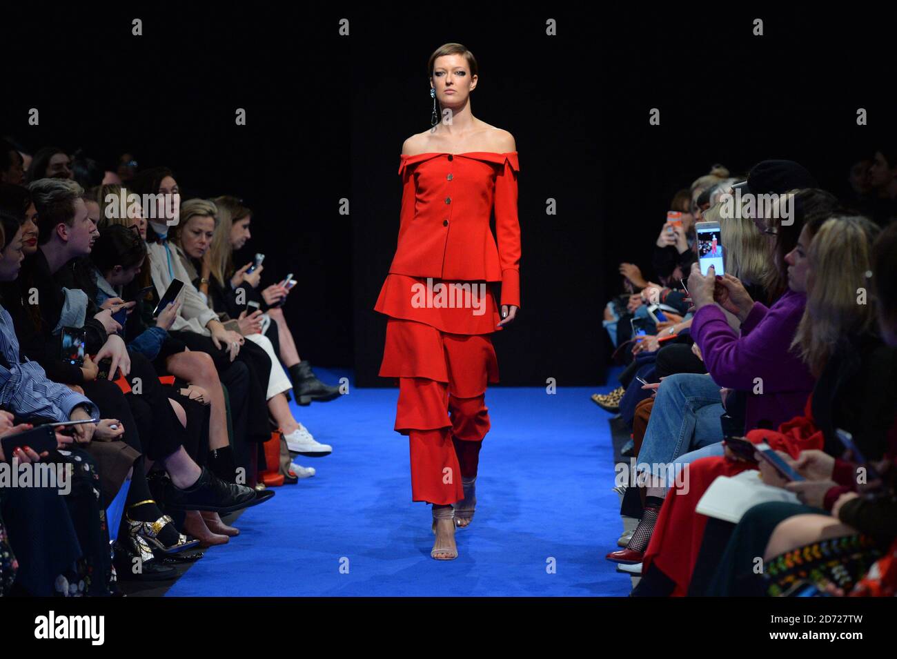 Red dress fashion show runway catwalk model modelling models hi-res ...