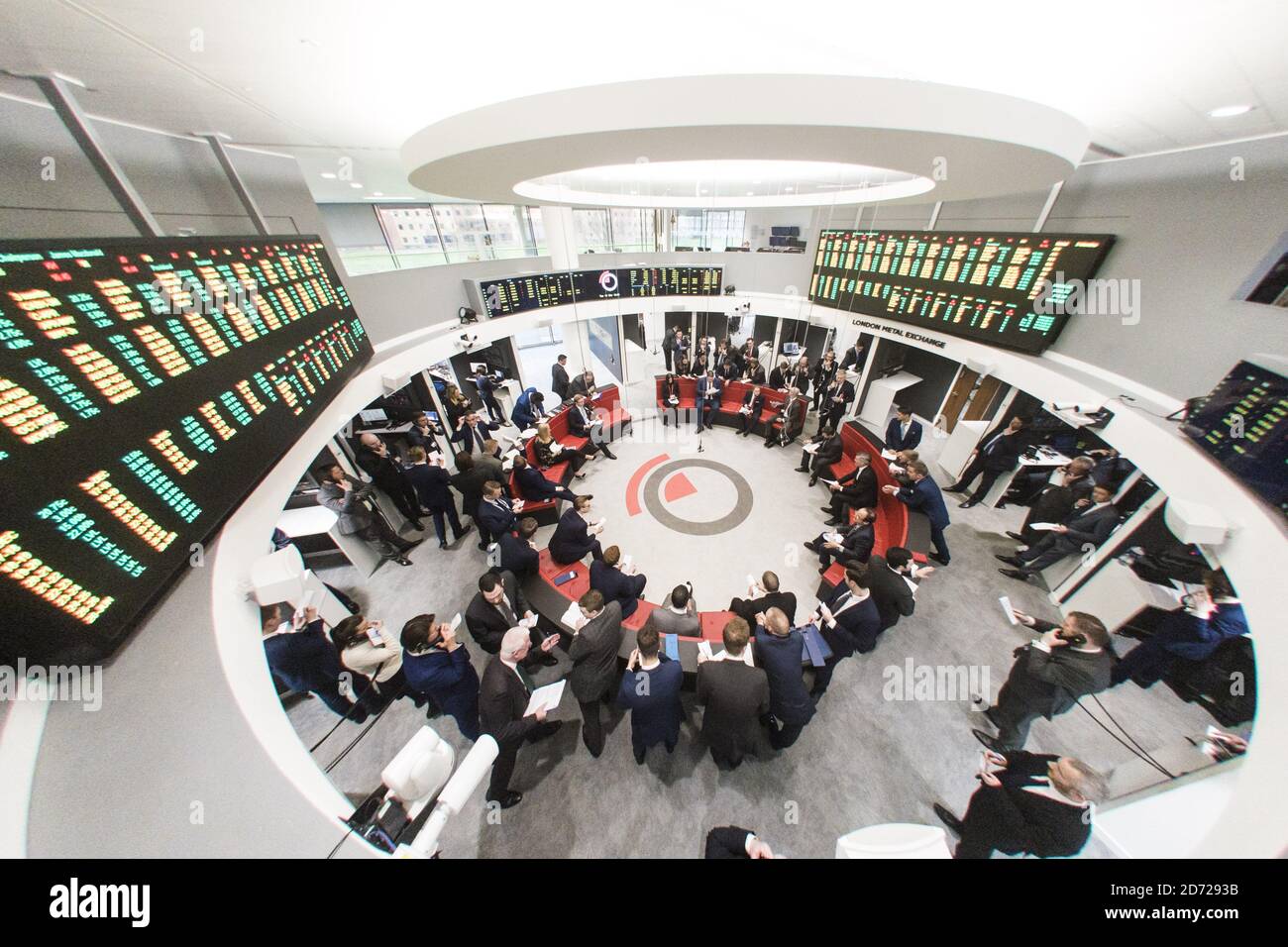 Trading floor london stock exchange hi-res stock photography and images ...