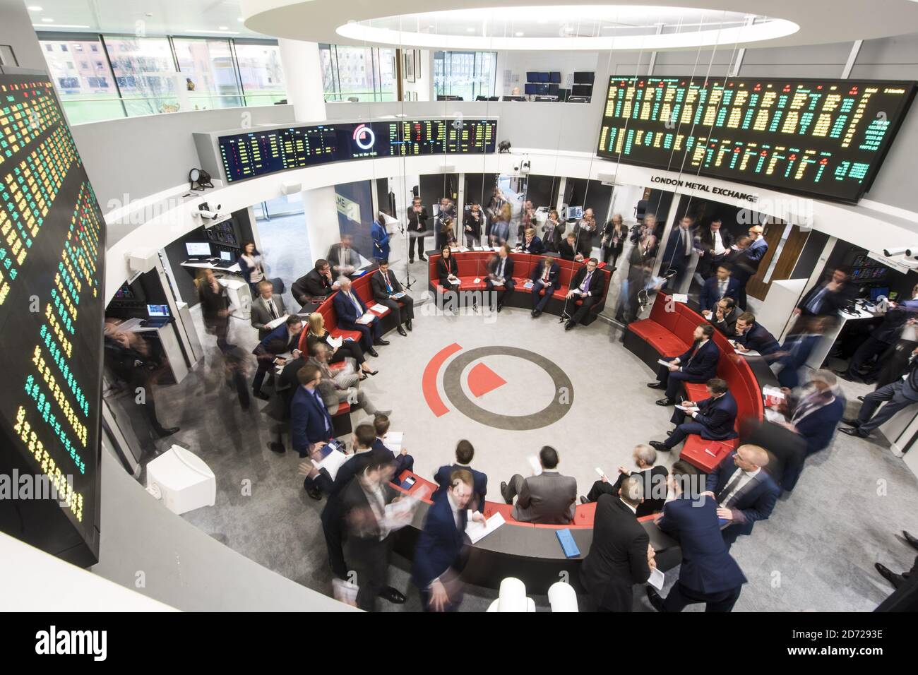 Hong kong stock exchange and uk hi-res stock photography and images - Alamy
