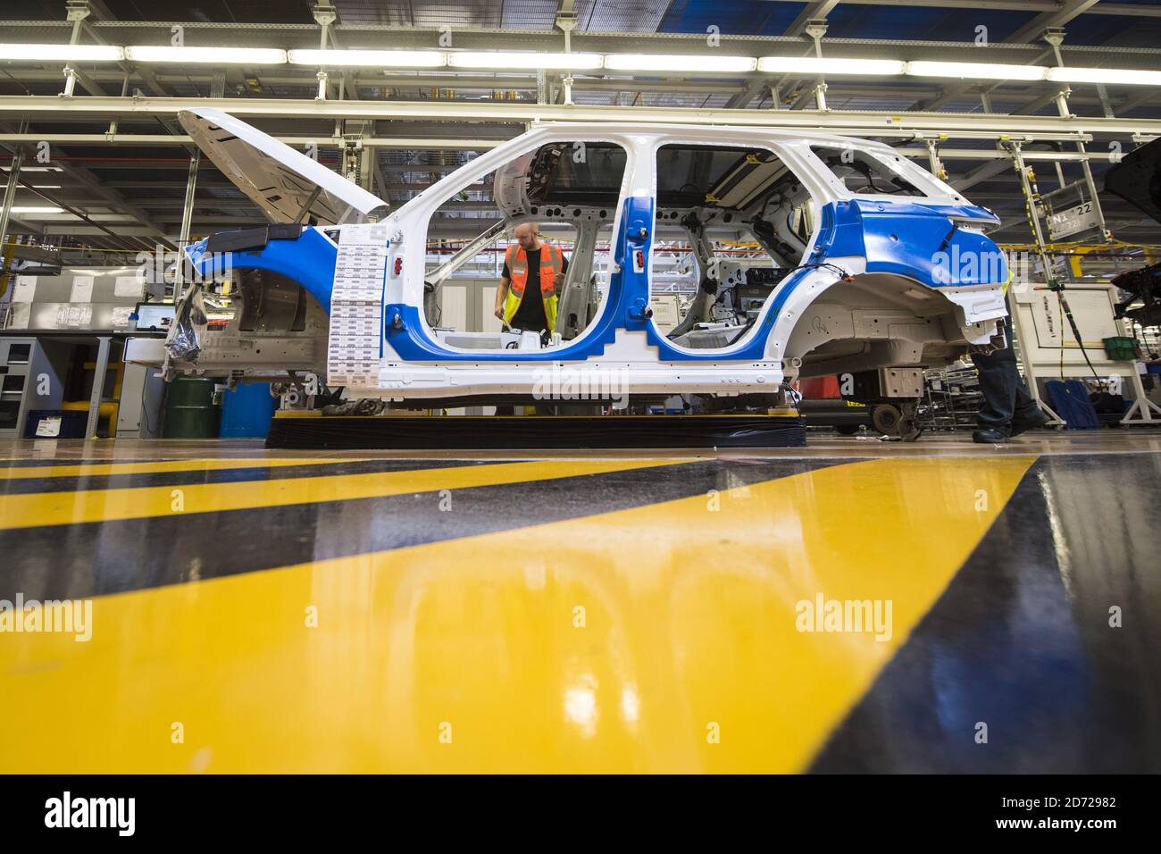 Jaguar land rover factory hi-res stock photography and images - Alamy