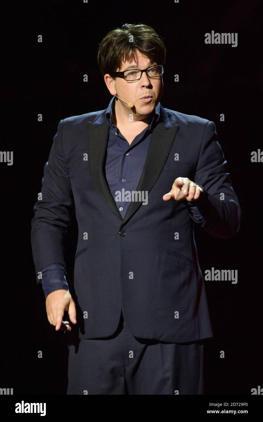 Michael mcintyre on stage hi-res stock photography and images - Alamy