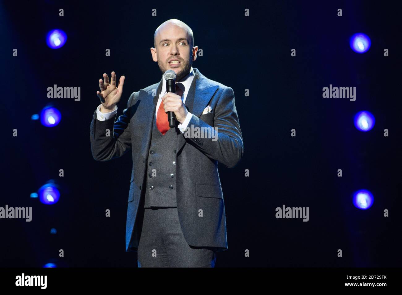 Tom allen stand up hi-res stock photography and images - Alamy