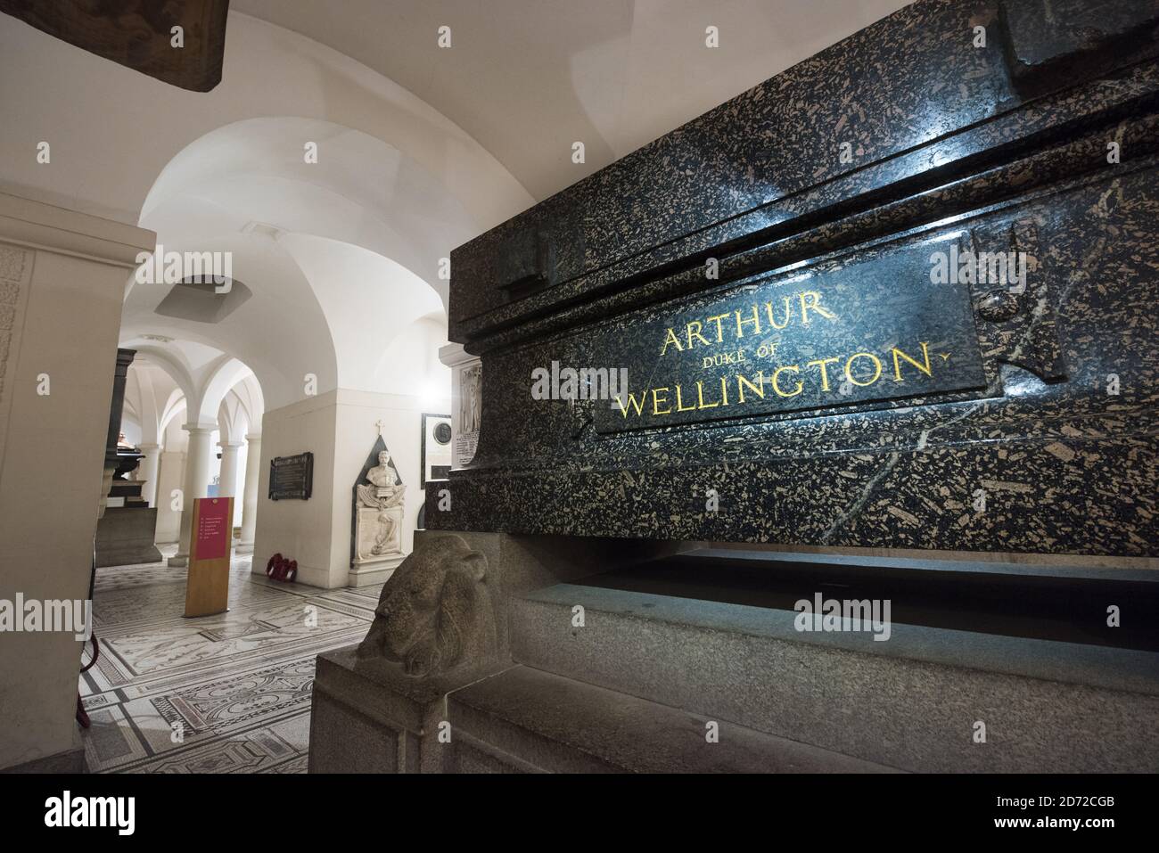 The Duke of Wellington's tomb in the crypt of St Paul's Cathedral in ...