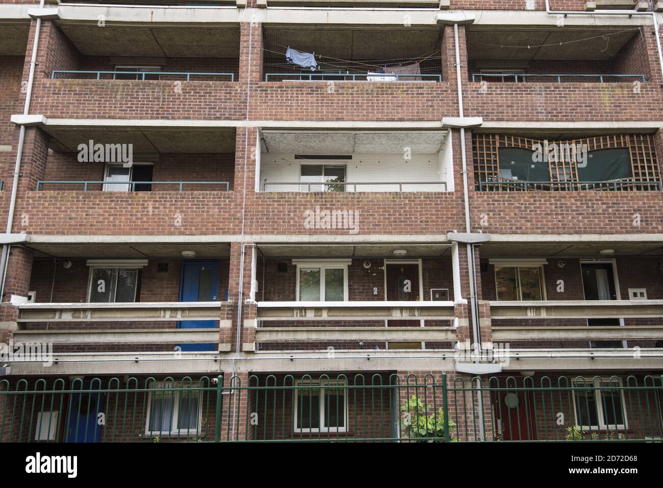 Down wards hi-res stock photography and images - Alamy