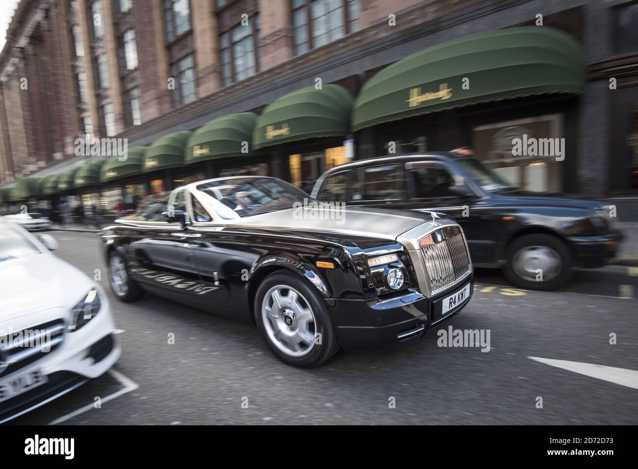 Harrods super cars hi-res stock photography and images - Alamy