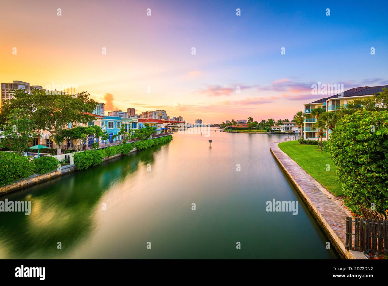 Naples bay water hi-res stock photography and images - Alamy