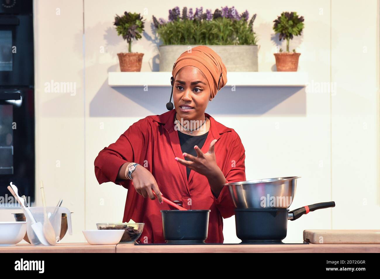 Nadiya hussain hi-res stock photography and images - Alamy