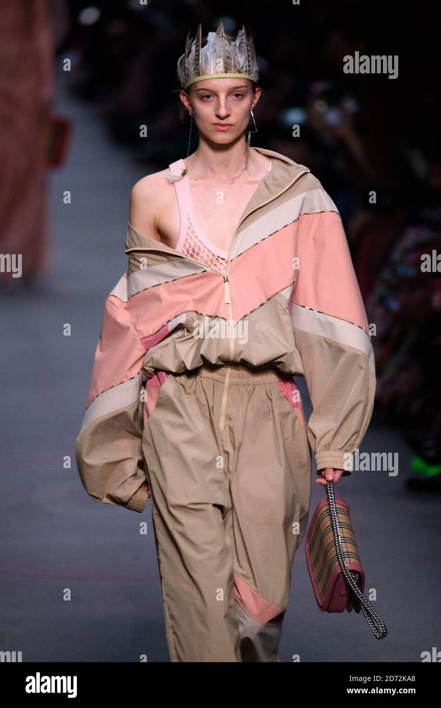 Burberry model catwalk 2018 hi-res stock photography and images - Alamy
